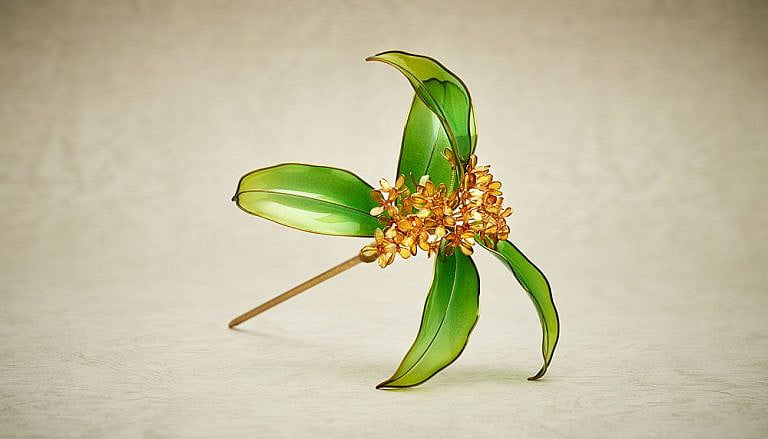 More On The Pretty Hairpins of Japanese Artist Sakae - Robb Report Thailand