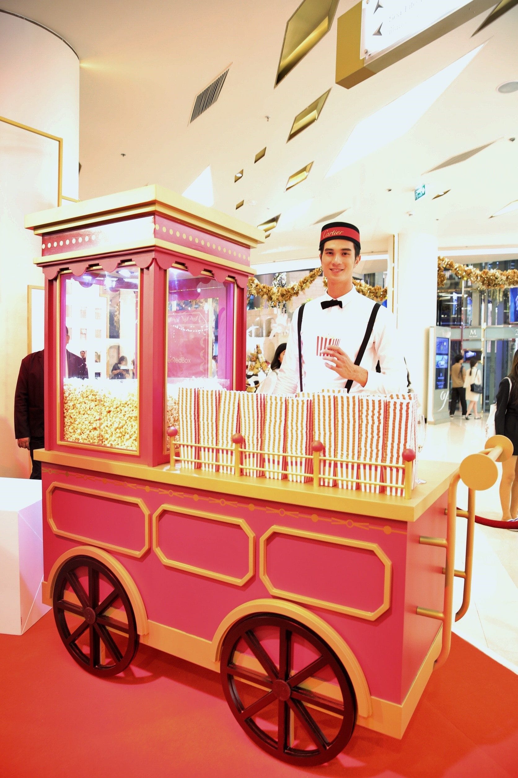 Cartier Red Box Spreads the Season’s Cheer - Robb Report Thailand