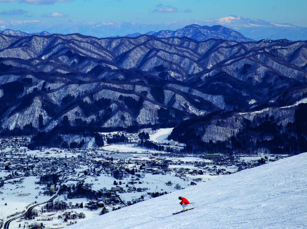 ประสบการณ์อันหลากหลายที่ Nozawa Onsen & Hakuba Valley - Robb Report Thailand